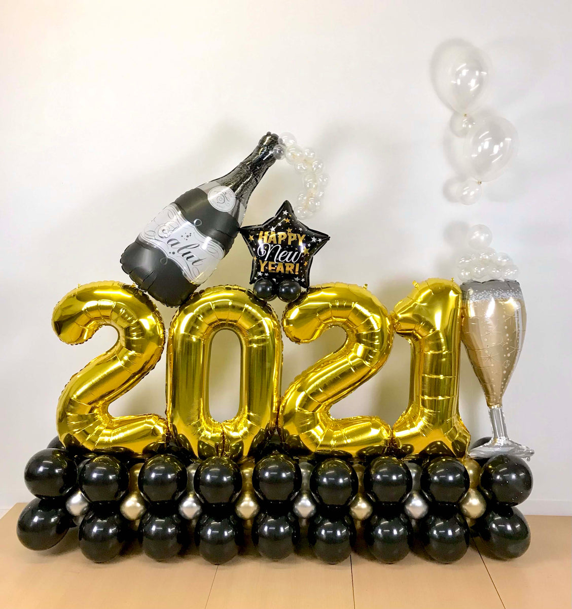 Hello 2021 Balloon Bouquet – My Balloon Bouquet